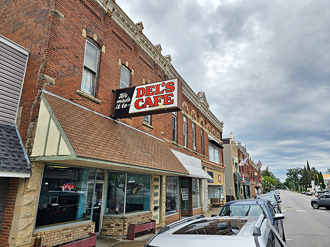 Del's Cafe: Where the coffee's always hot and the gossip's even hotter. Small-town diners &ndash; the original social networks!