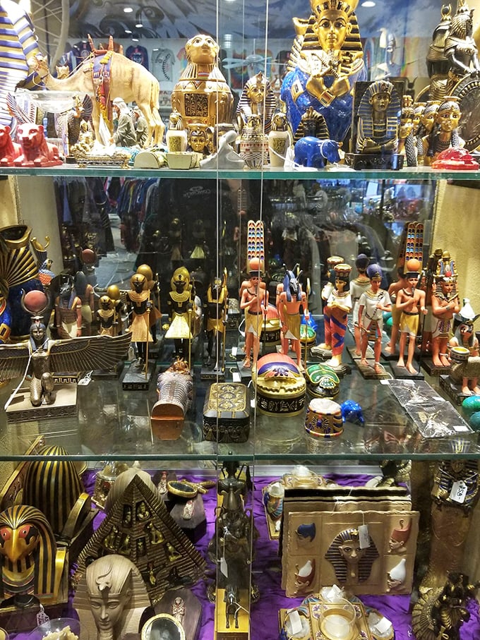 Walk like an Egyptian... into this treasure trove. From Tutankhamun to Cleopatra, these golden relics bring ancient glamour to the Midwest.