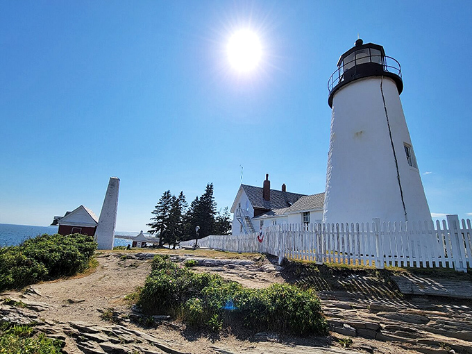 This all-American scene is so picturesque, it's practically begging to be on a postcard.