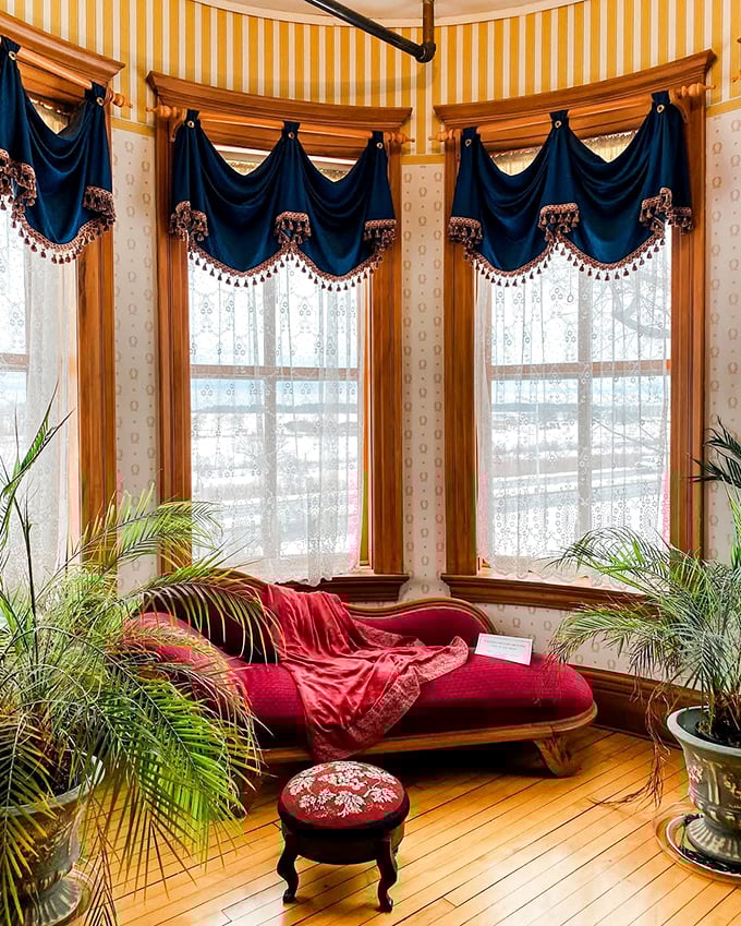 Lounge like it's 1899! This bay window setup is the perfect spot for sipping tea, gossiping, or plotting your next railroad acquisition. Choose your adventure!