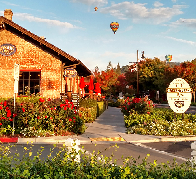 Hot air balloons and autumn leaves: Yountville's version of a daily double. Who needs Vegas when you've got this view?