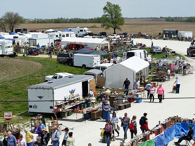 People-watching paradise! The flea market crowd is as diverse as the treasures they seek, each on their own Indiana Jones-style quest.