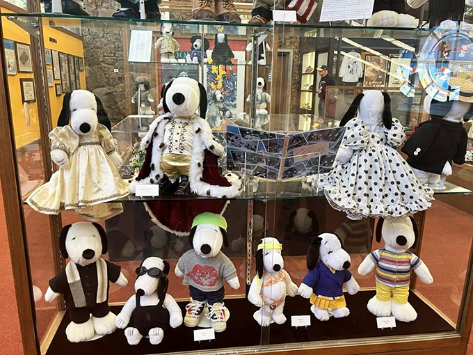 Snoopy's family reunion! This plush parade of pooches proves that you can never have too much of a good thing, especially when it's this adorable.