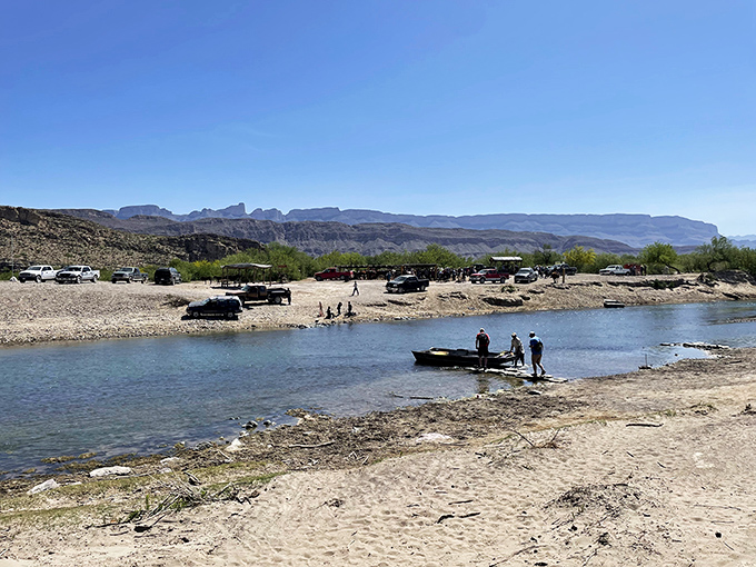 Crossing borders, one paddle at a time. These folks are getting an international experience without even needing their passports!