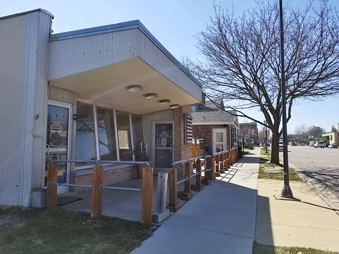Bien Trucha: Where street food gets a black-tie makeover! This Geneva gem proves that sometimes, it's okay to play dress-up with your tacos.