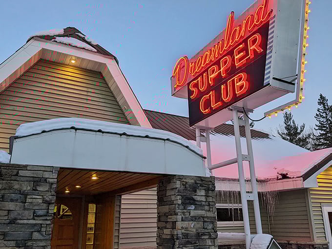 Dreamland Supper Club: Where 'middle of nowhere' meets 'center of delicious'. Your taste buds will thank you for getting lost!