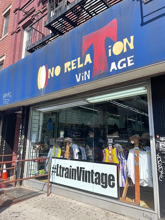 All aboard the style express! L Train Vintage: your one-stop shop for a journey through fashion's greatest hits.