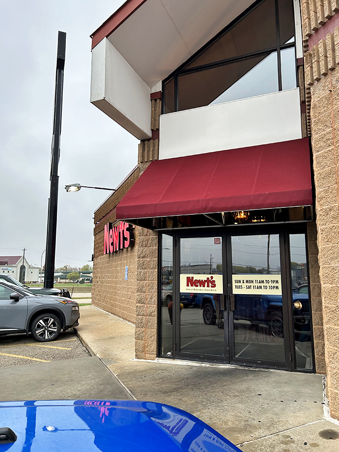 Newt's North: Proving Rochester isn't just about medicine. Their Jucy Lucy is the cure for the common burger.