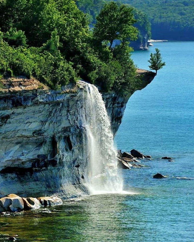 Spray Falls: Where Lake Superior meets its match. It's like watching nature play extreme sports, but without the energy drinks.