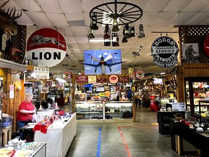 From vintage signs to handmade crafts, this outdoor market is a slice of Americana. It's where memories are made and wallets are lightened!