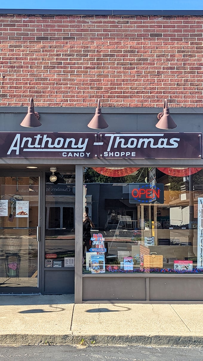 Chocolate with a side of urban chic! Anthony-Thomas proves good things come in brick packages.