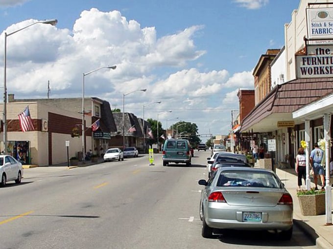 Amish country meets small-town Illinois. Old town charm have never looked so cool – eat your heart out, hipsters!