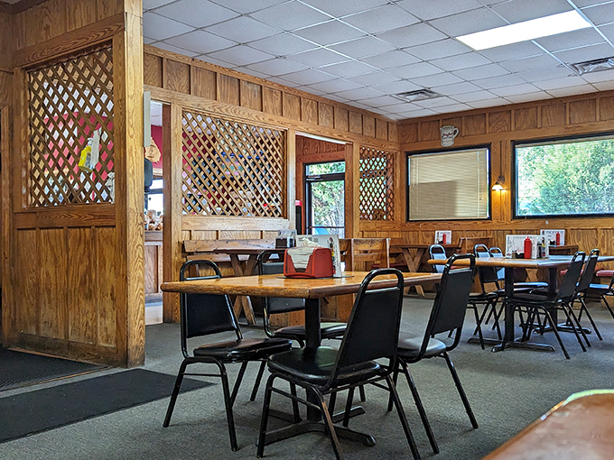 Part log cabin, part flavor factory. Fincher's looks like the kind of place where secret family recipes are guarded more closely than Fort Knox.