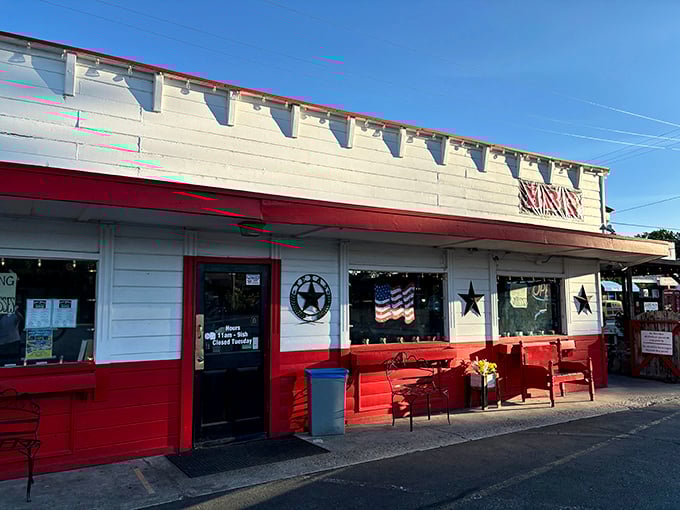 Red, white, and 'cue! Holy Smoke's fa&ccedil;ade is like a patriotic ode to the church of char.