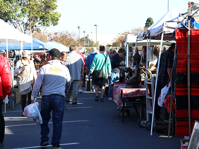 Sunscreen? Check. Cash? Check. Ability to resist adopting every vintage knick-knack? We'll see about that!