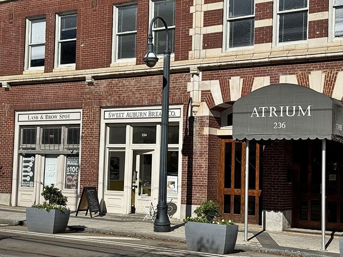 Classic charm, timeless taste. Sweet Auburn is the bakery equivalent of your favorite vintage record – familiar, comforting, and always hits the right notes.