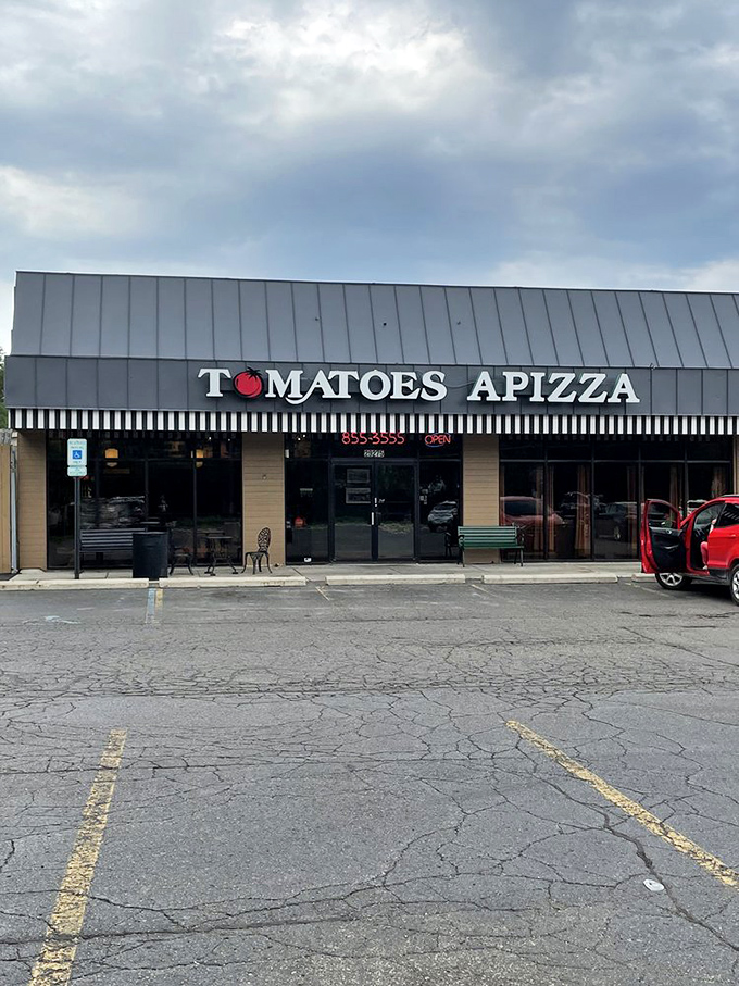 No need to adjust your screen&mdash;Tomatoes Apizza really is that inviting. Come for the name, stay for the flame-kissed crusts!