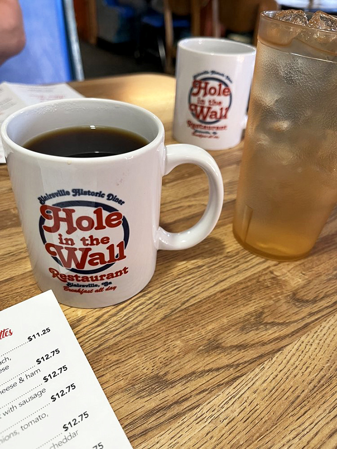 Coffee so good, it'll make you forget you're not a morning person. Paired perfectly with small-town charm.