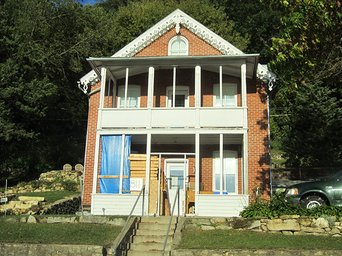 The John L. Senn House: Proof that they just don't make 'em like they used to. This Victorian beauty has more charm than a basket of puppies.