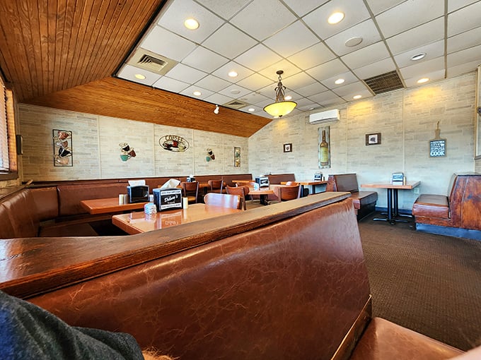 Welcome to the breakfast theater, where every table is the best seat in the house. Comfort food and cozy vibes take center stage.