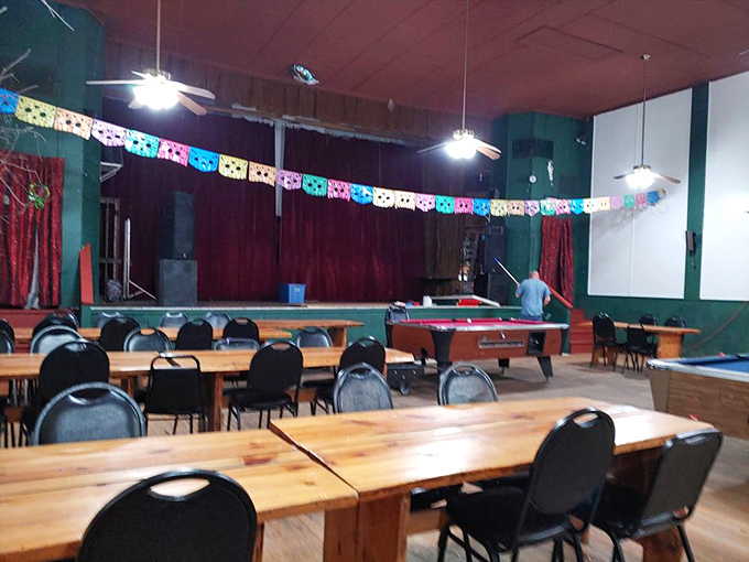 From hoedowns to throwdowns, this hall's seen it all. The perfect spot for making memories – or pretending to remember them!