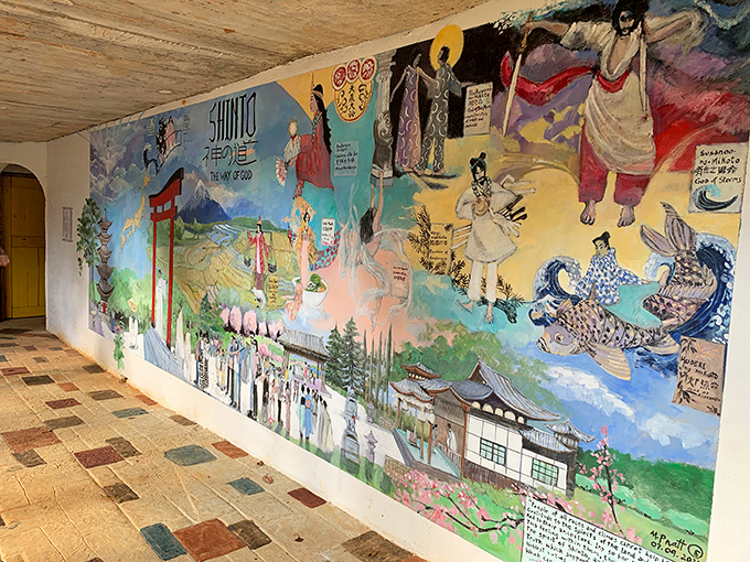 From Shinto shrines to smiling fish, this mural is a feast for the eyes. It's like "Where's Waldo?" met "Spirited Away" in Georgia.