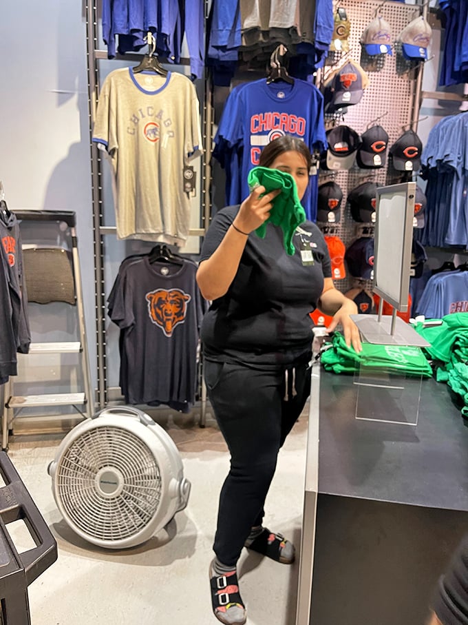 The staff at Bye Bye Chicago are as passionate about the city as deep-dish lovers are about their pizza. They're walking, talking Chicago encyclopedias!