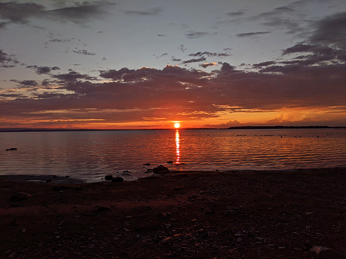 Sunset spectacular: When day bids adieu at Kill Kare, it's a light show that rivals Broadway. No special effects needed &ndash; just nature doing its thing. 