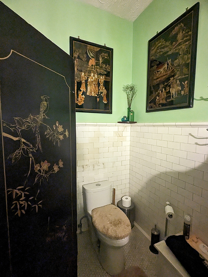 Even the loo is a work of art! This bathroom proves that form and function can coexist beautifully, even in the most unexpected places.