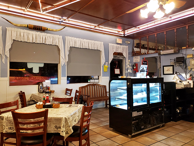 Rustic charm meets down-home comfort in this dining room. It's like eating in a Norman Rockwell painting, but with better food!
