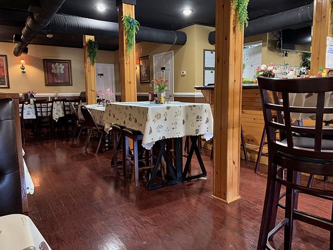 Where rustic charm meets modern comfort. With its wooden beams and cozy lighting, Rossy's interior feels like a warm embrace from an old friend.