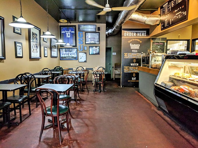 Deli feng shui at its finest! This interior layout is designed for maximum sandwich enjoyment and minimal waiting time.