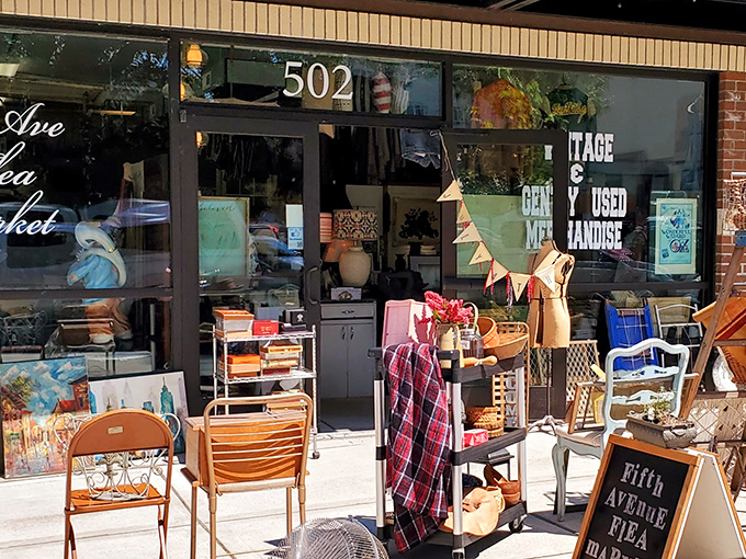 Olympia's outdoor runway: Where vintage tees and retro shades turn sidewalks into catwalks.