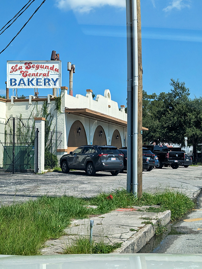 La Segunda Central: Where history meets pastry! This Ybor City landmark's classic sign promises a journey through Tampa's flavorful past.