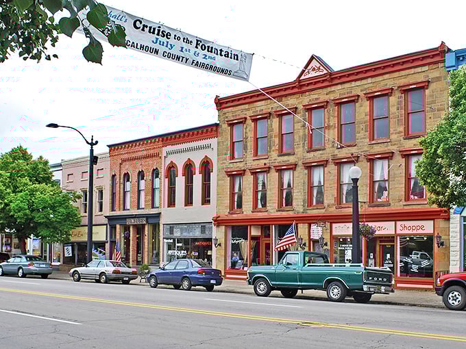Marshall's architectural eye candy! With homes this pretty, you'll want to trade your GPS for a historic walking tour.