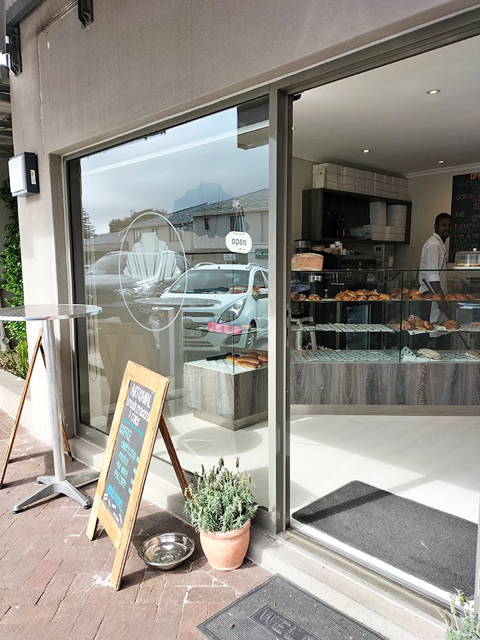 Proof Bakery: Where simplicity meets sophistication! This LA hotspot proves that sometimes, less is more (except when it comes to butter).