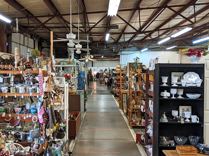 Indoor or outdoor? Why choose? This market offers the best of both worlds, like a mullet haircut for shopping enthusiasts.