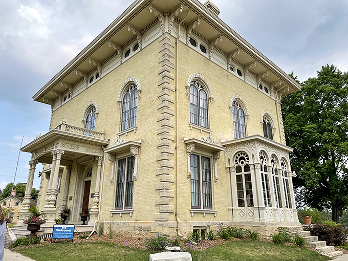 The Tallman House: Where Lincoln slept and history was made. It's like sleeping in a history book, but way more comfortable.
