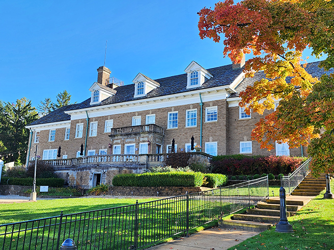 Grand staircase goals! This 1920s mansion proves the American Dream had great taste in architecture.