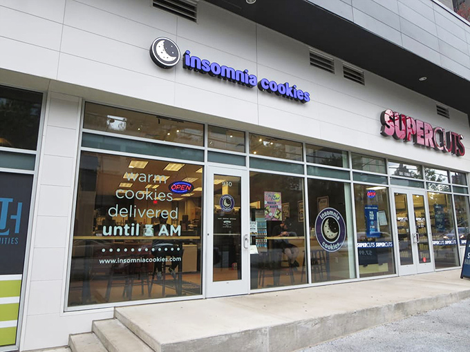 Cookies that make you say, "Diet? What diet?" Insomnia's inviting facade promises warm, gooey happiness at any hour.