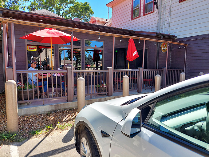 Small town charm, big city flavor. King's Place serves up Jucy Lucys that are worth crossing county lines for.