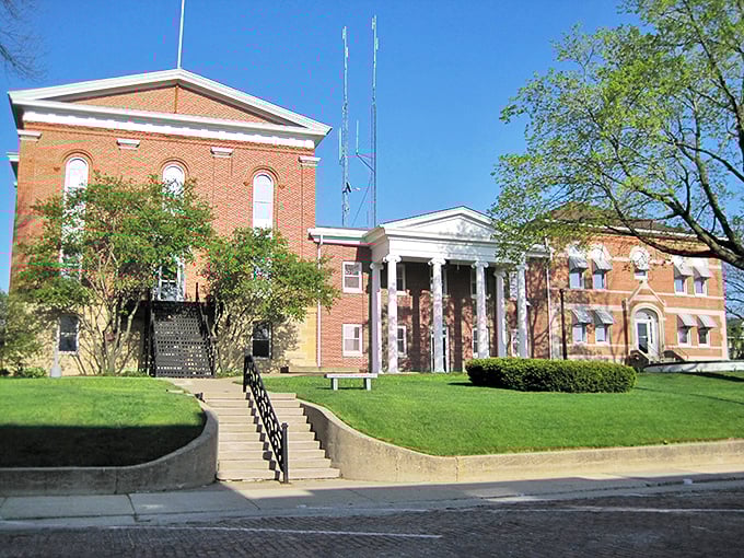 Mount Carroll's architectural eye candy: Proof that they really did build them like they used to. Take that, modern prefab!