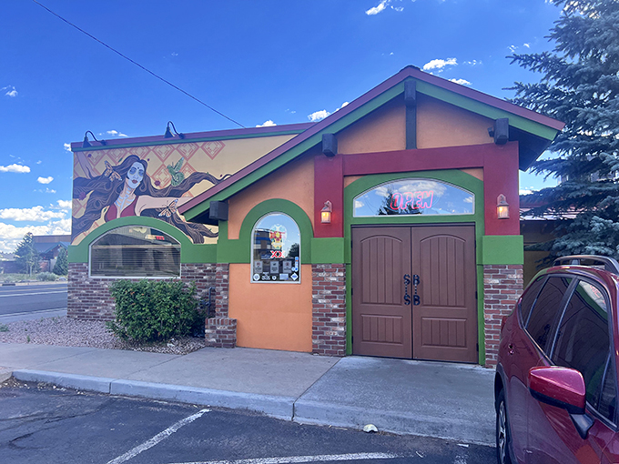 Those arched windows aren't just for looks &ndash; they're portals to fry bread nirvana. Step inside and leave your diet at the door!