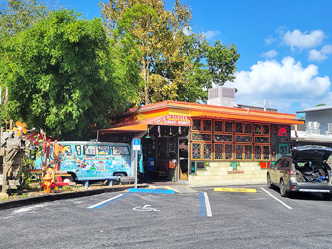 Quirky decor, serious flavor! Satchel's interior is like a pizza lover's fever dream. Embrace the chaos and dig in!