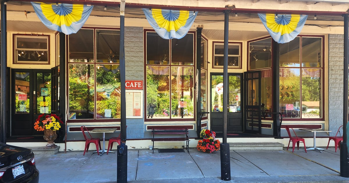 This Unassuming Cafe In Wisconsin Has Some Of The Best Pies In The Midwest