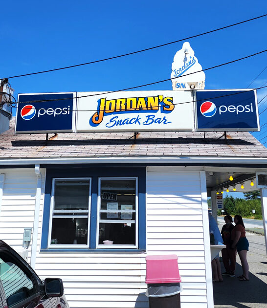 delicious lobster rolls maine ftr