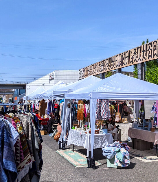 expansive flea markets oregon FTR