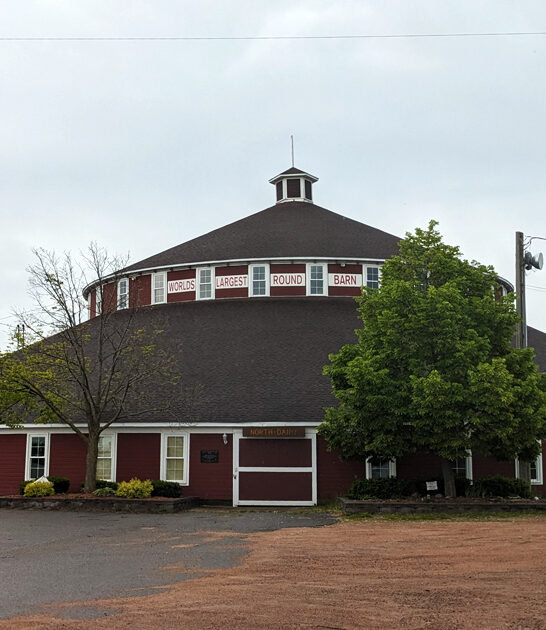 fascinating round barn wisconsin ftr