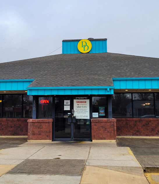 no frills restaurant kansas FTR