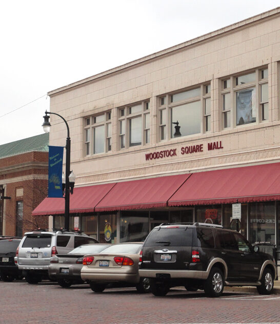 nostalgic charming towns illinois ftr